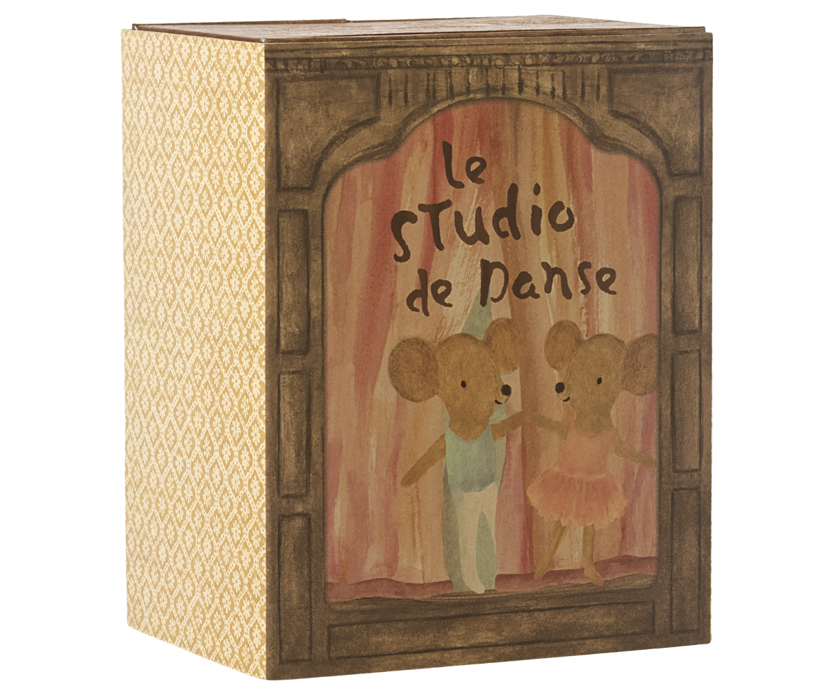 Ballet mice in dance studio, Little sister and brother - TREEHOUSE kid ...
